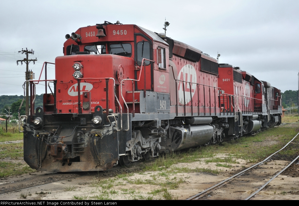 ALL 9450 (SD40-2) in Curitiba 2010